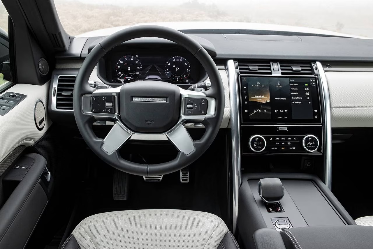 Overview of Land Rover Discovery 2026, photo 7