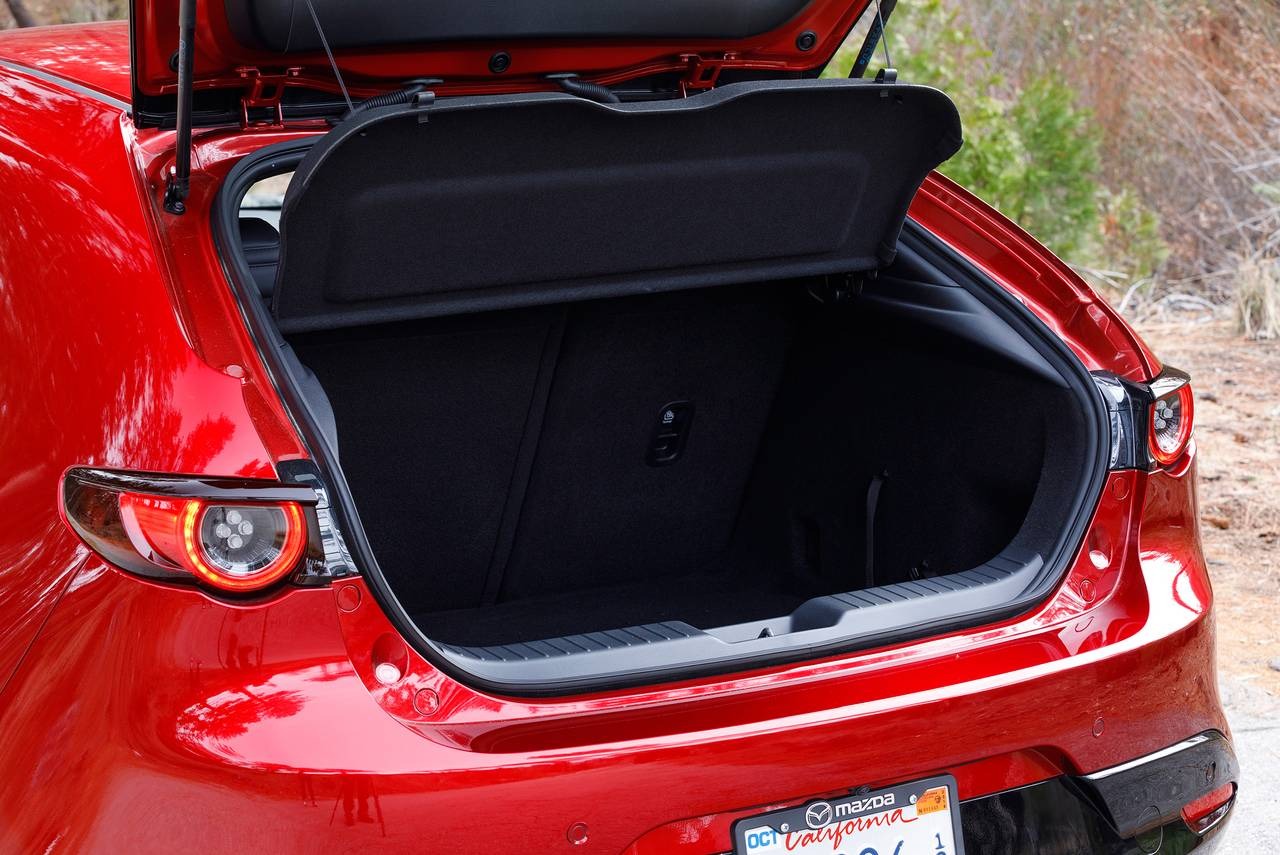 Apskats par Mazda 3 2026, foto 6