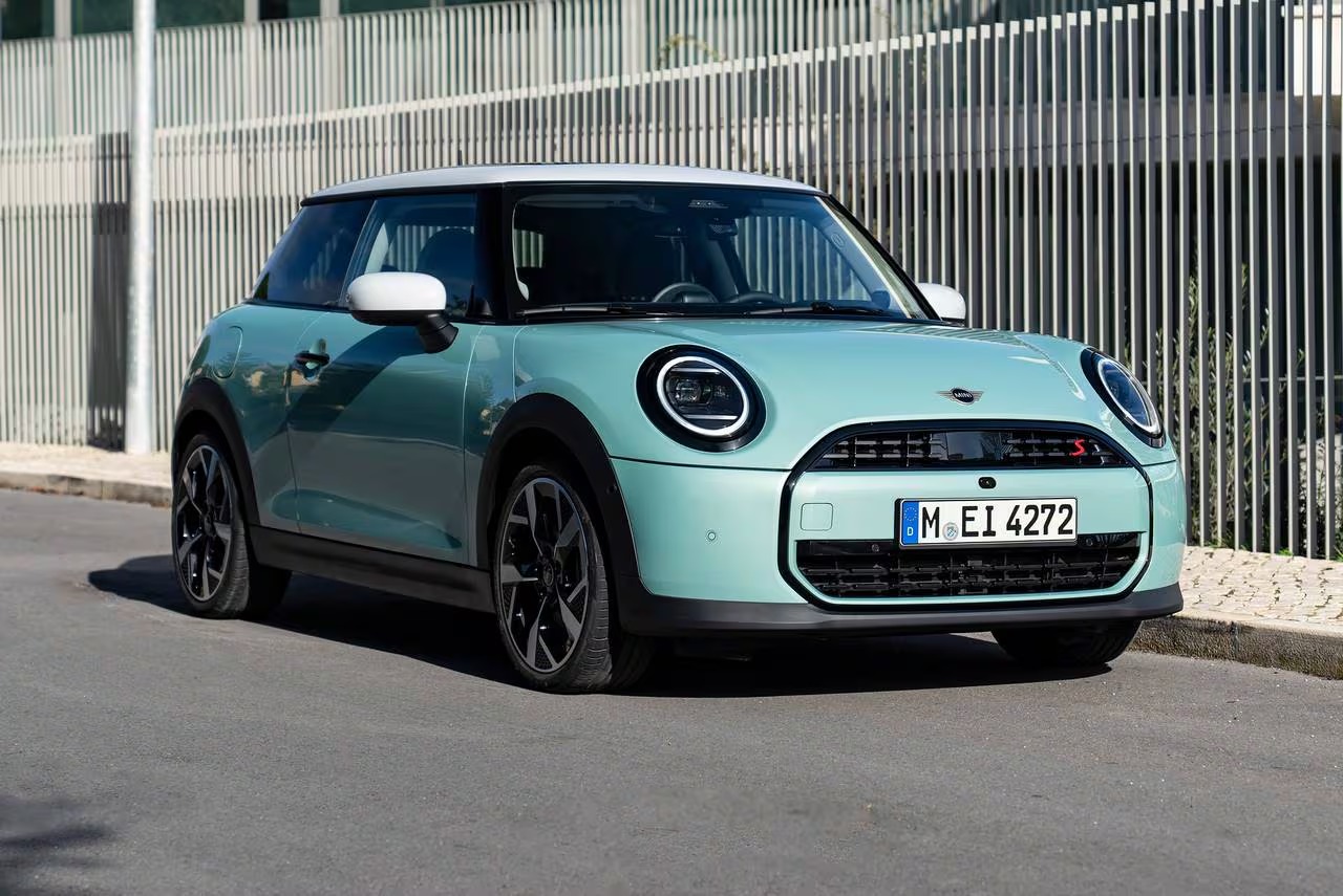 Overview of MINI Cooper 2026, photo 6