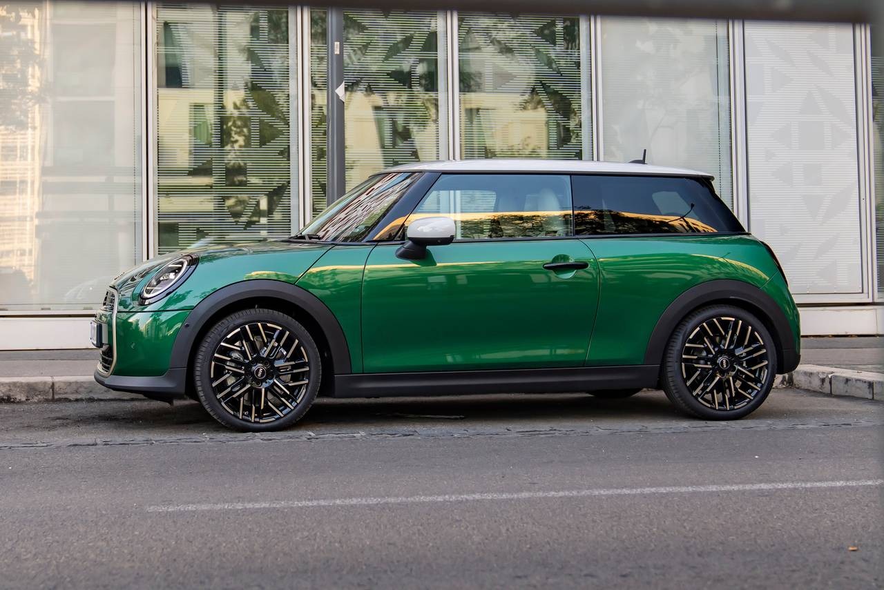 Overview of MINI Cooper 2026, photo 5