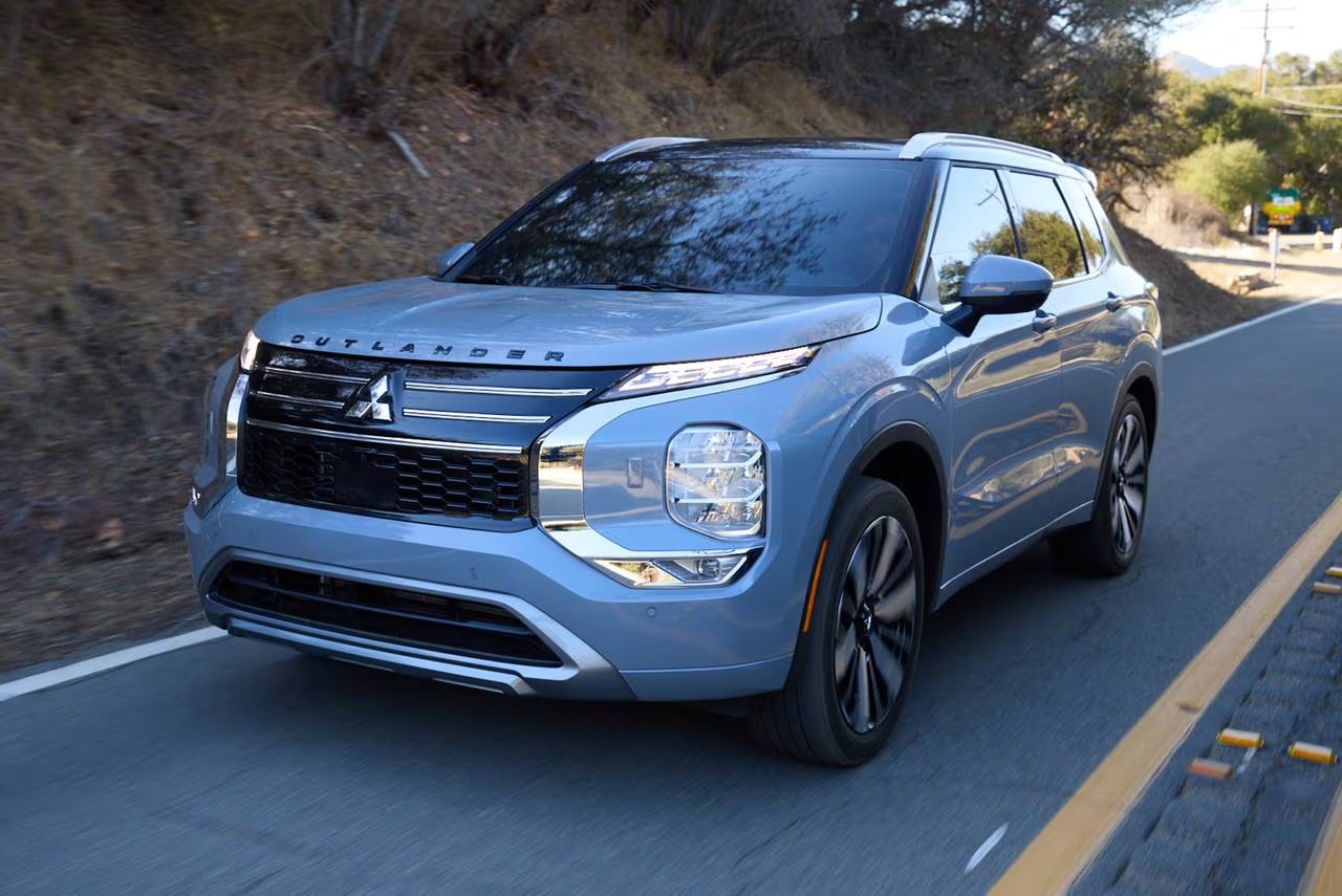 Apskats par Mitsubishi Outlander 2026, foto 9