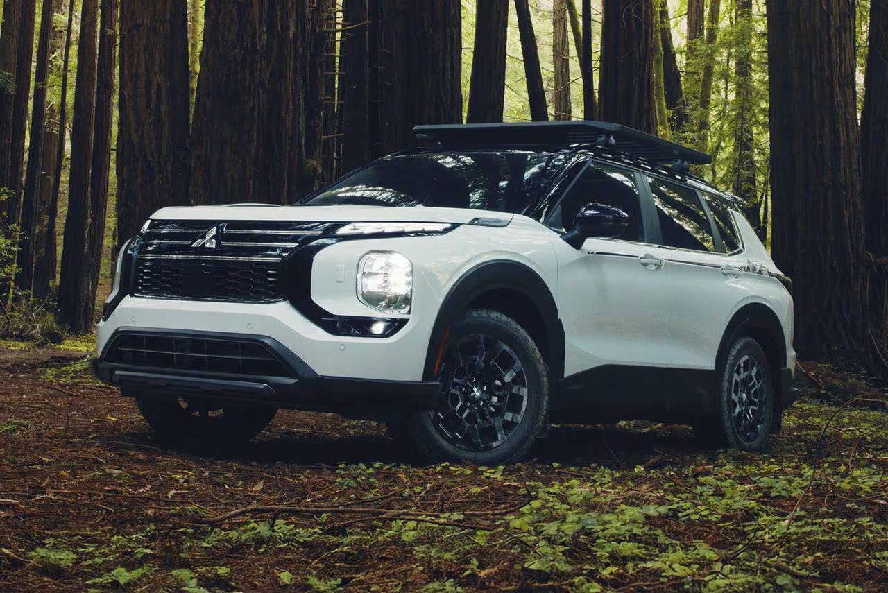 Apskats par Mitsubishi Outlander 2026, foto 11