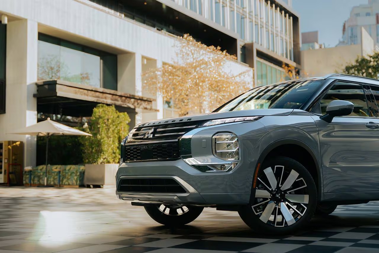 Apskats par Mitsubishi Outlander 2026, foto 3