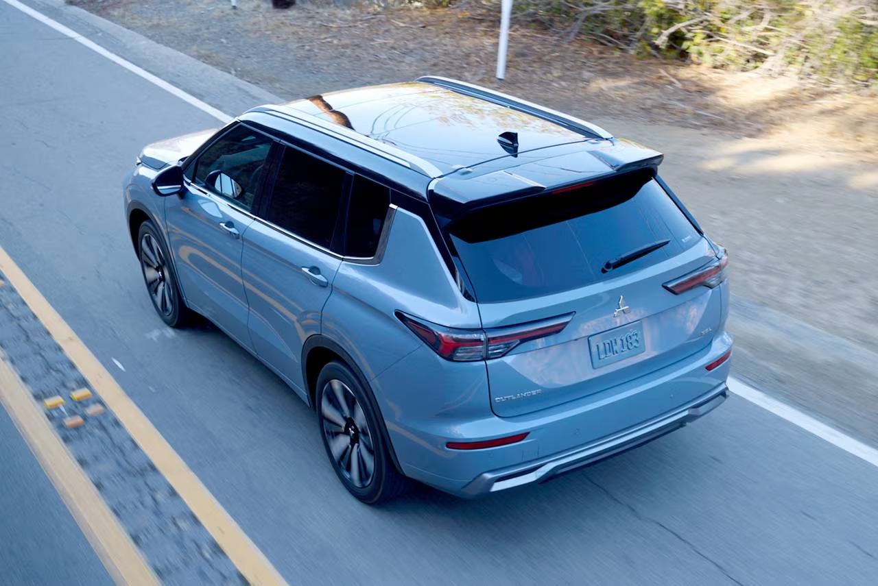 Apskats par Mitsubishi Outlander 2026, foto 4