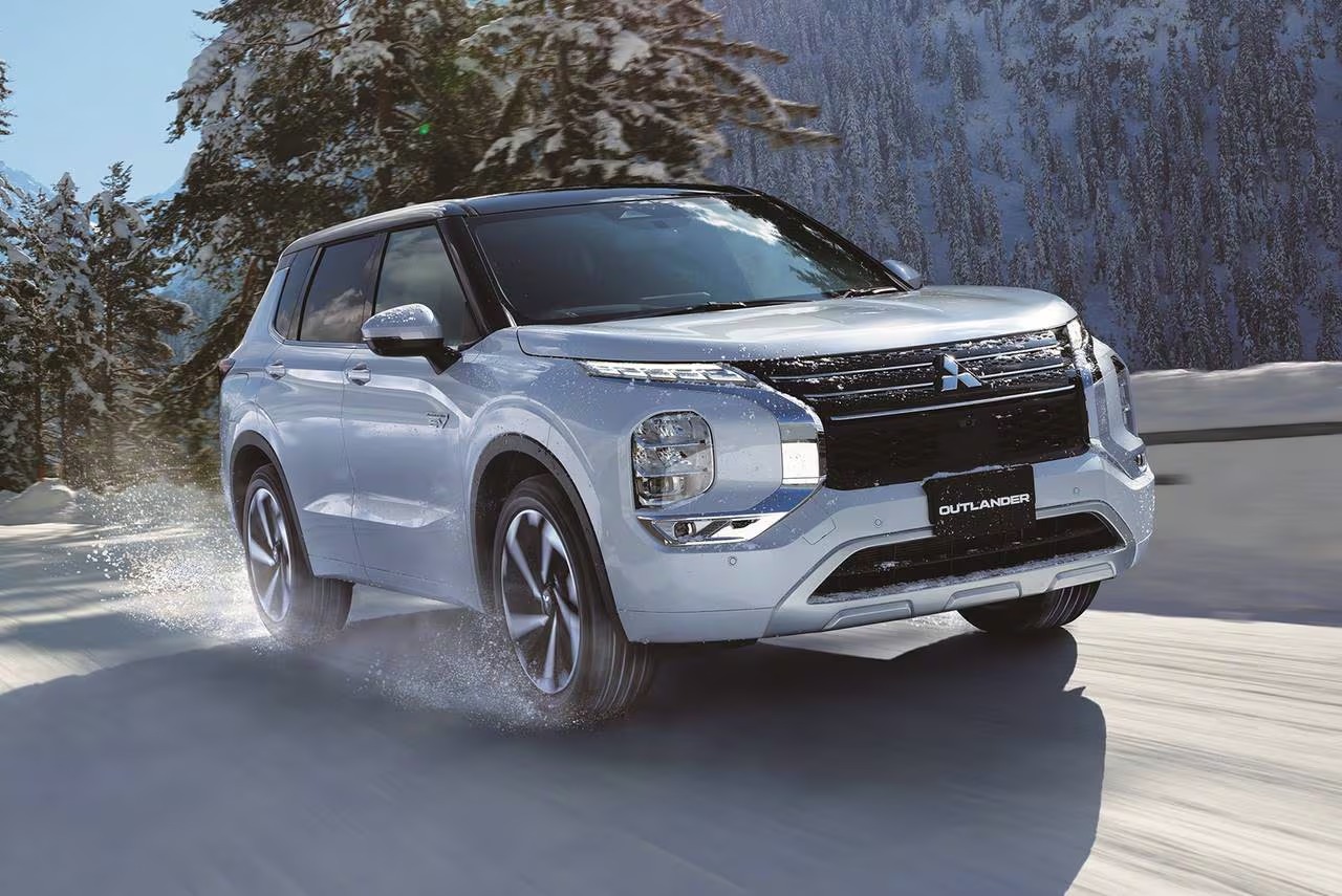 Apskats par Mitsubishi Outlander 2026, foto 8