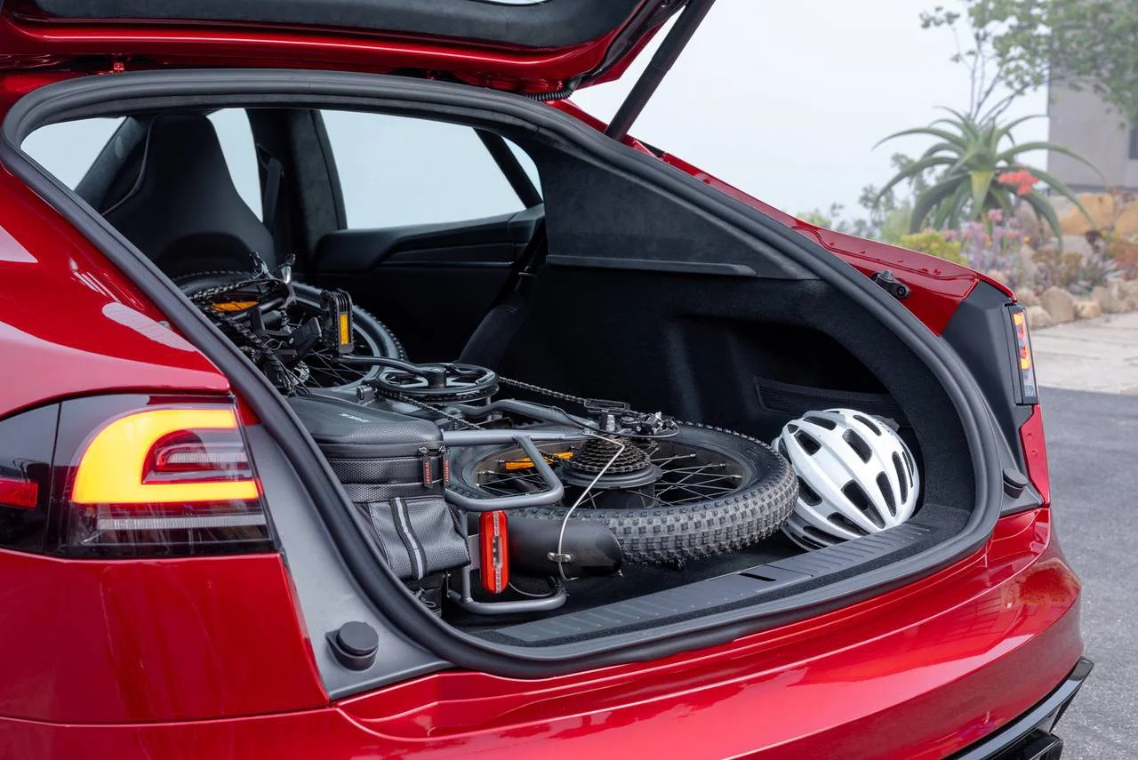 Apskats par Tesla Model S 2026, foto 13