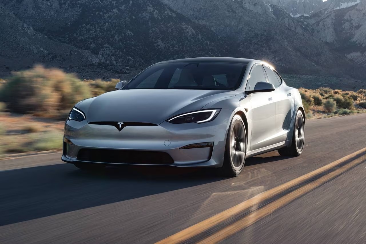 Apskats par Tesla Model S 2026, foto 1