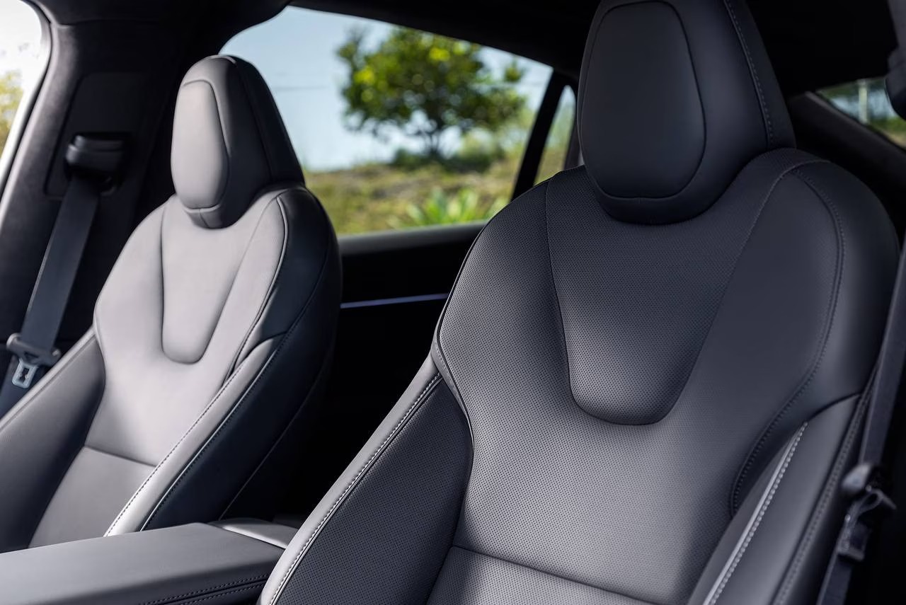Apskats par Tesla Model X 2026, foto 11
