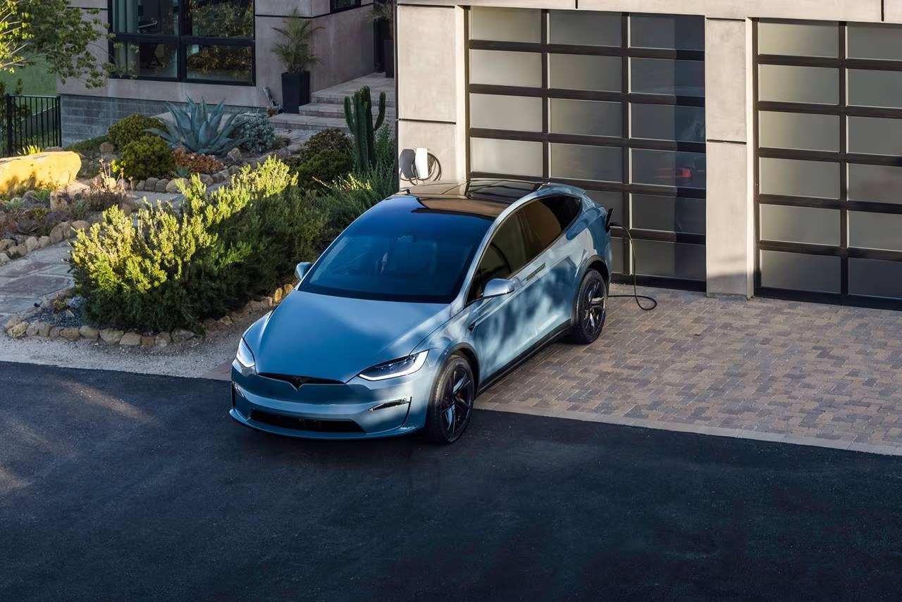 Apskats par Tesla Model X 2026, foto 2
