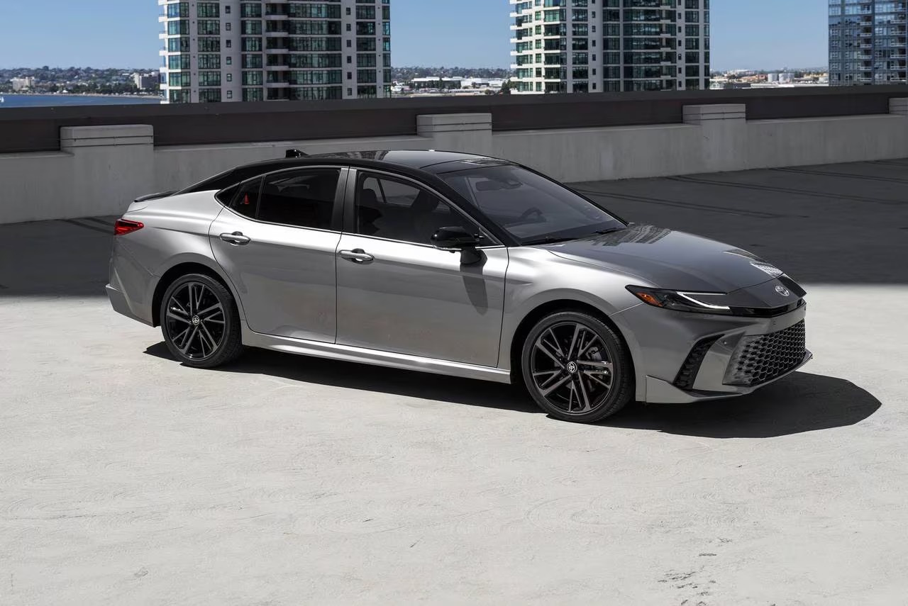 Apskats par Toyota Camry 2026, foto 4