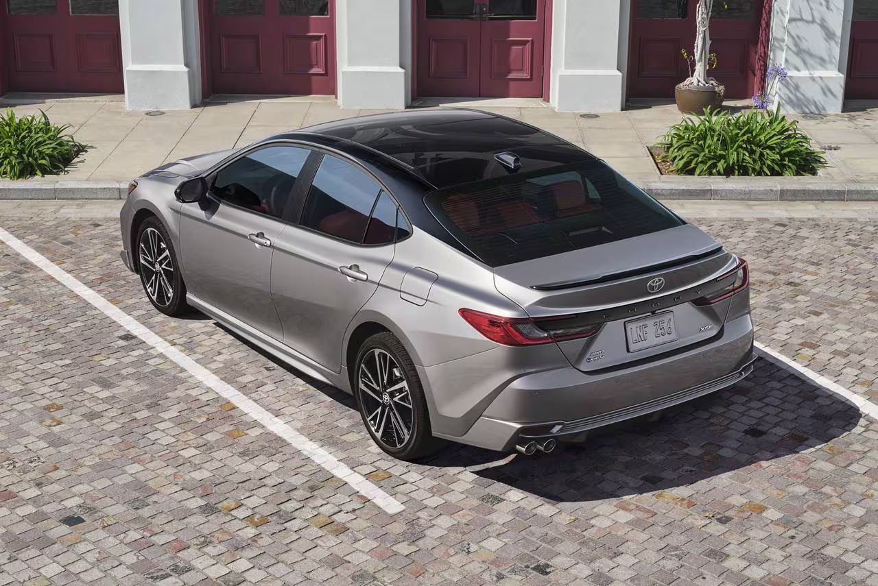 Apskats par Toyota Camry 2026, foto 6