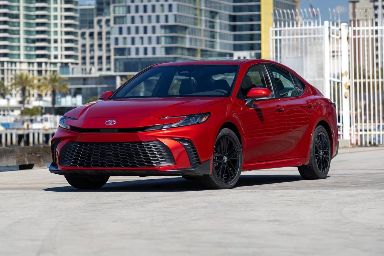 Apskats par Toyota Camry 2026, foto 3