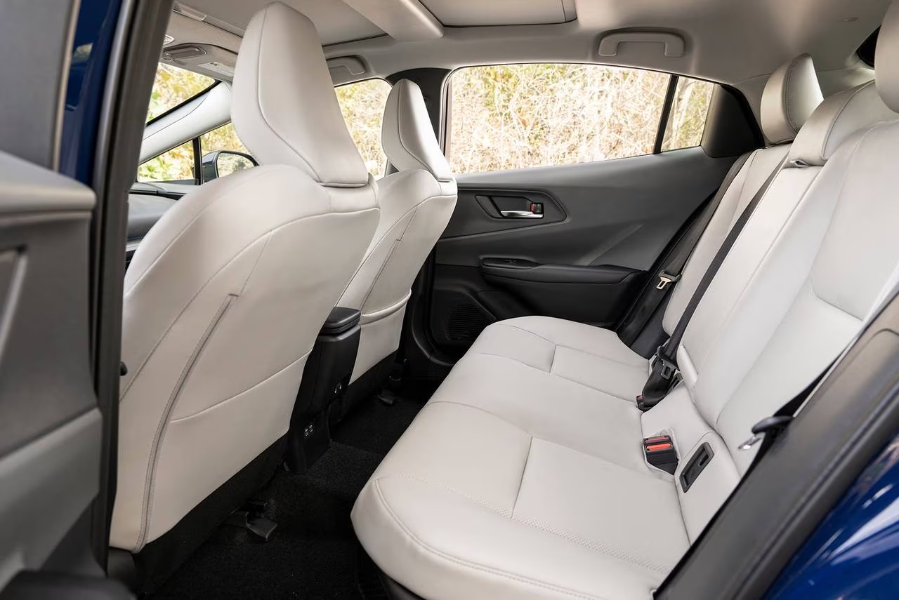 Apskats par Toyota Prius 2026, foto 13