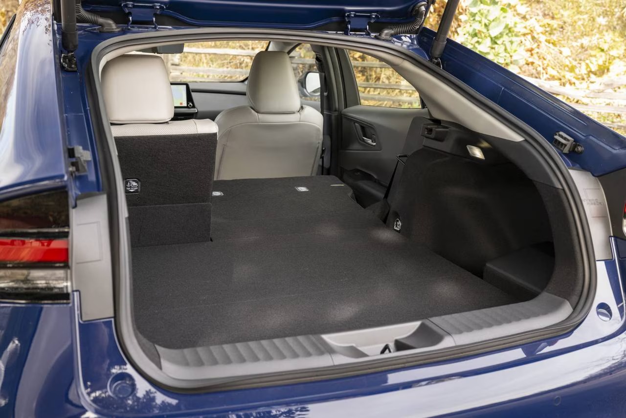 Apskats par Toyota Prius 2026, foto 12