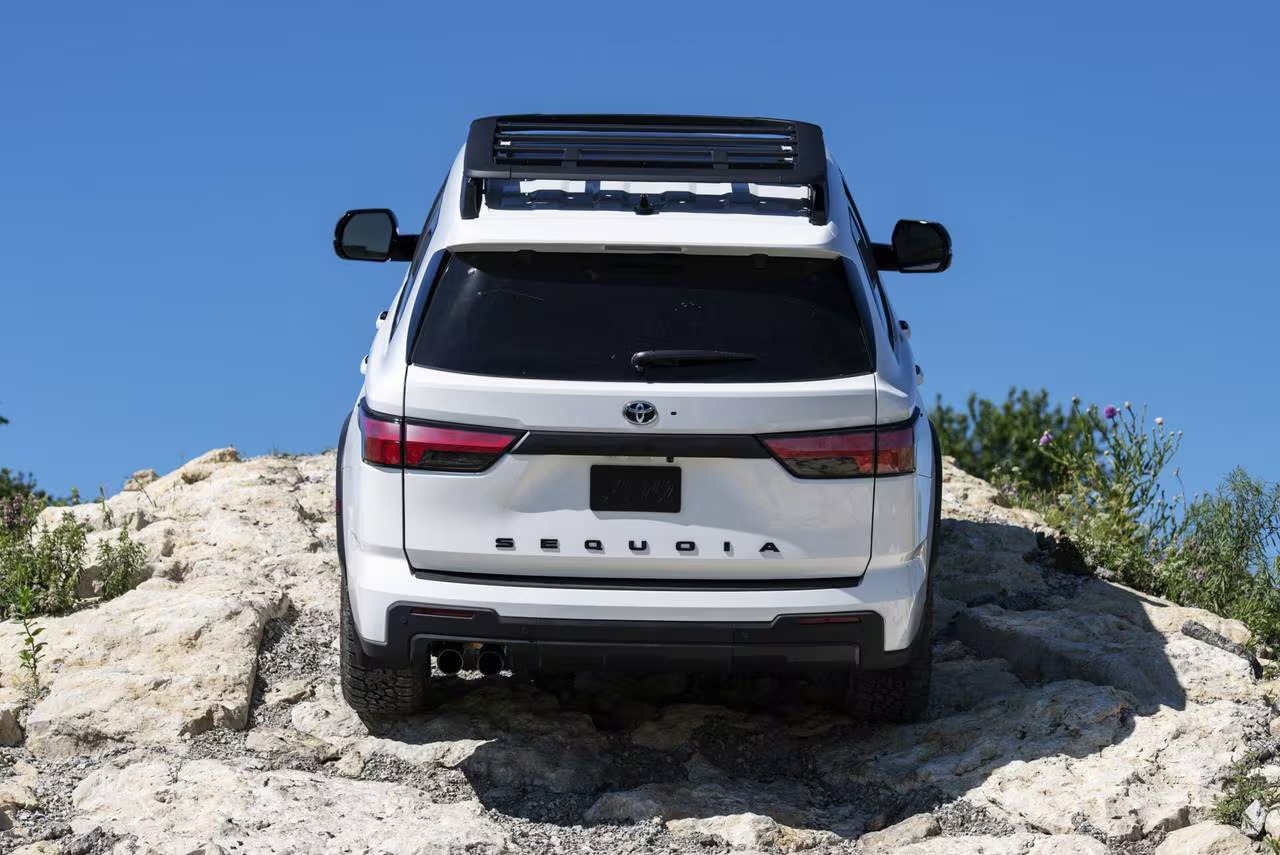 Apskats par Toyota Sequoia 2026, foto 8