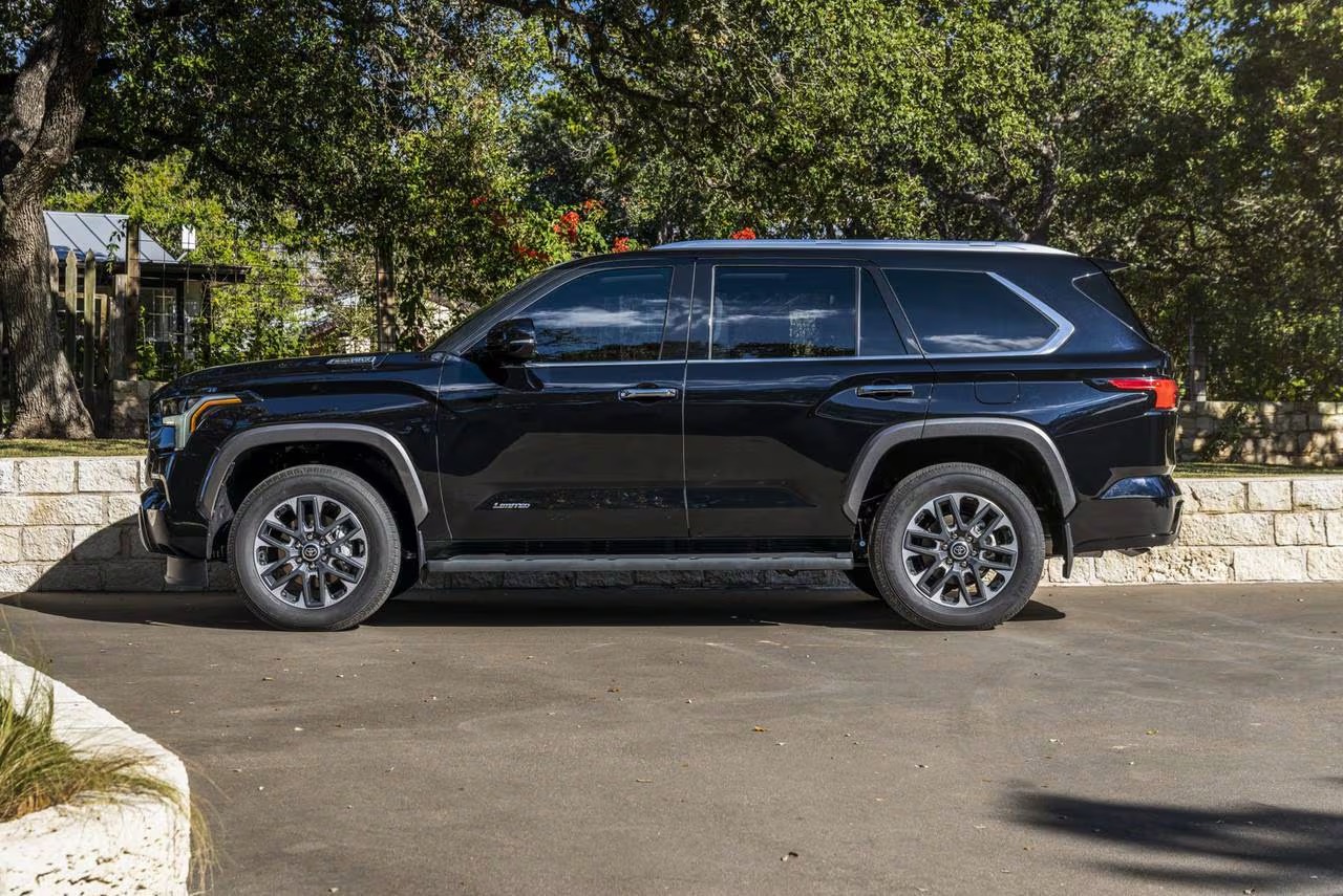 Apskats par Toyota Sequoia 2026, foto 13