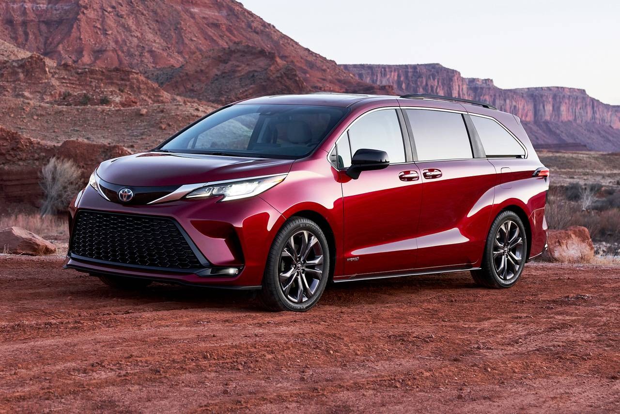 Overview of Toyota Sienna 2026, photo 4