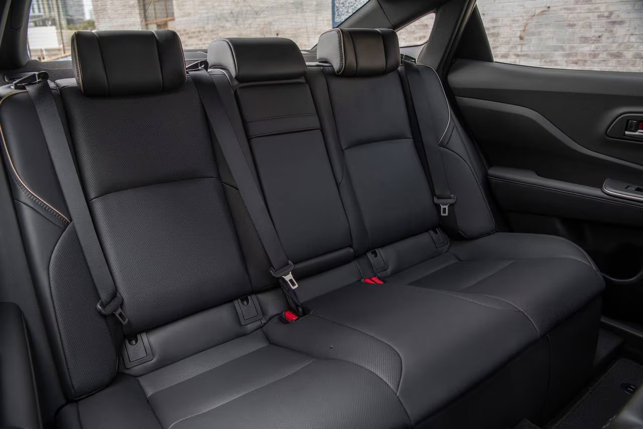 Apskats par Toyota Crown 2027, foto 7