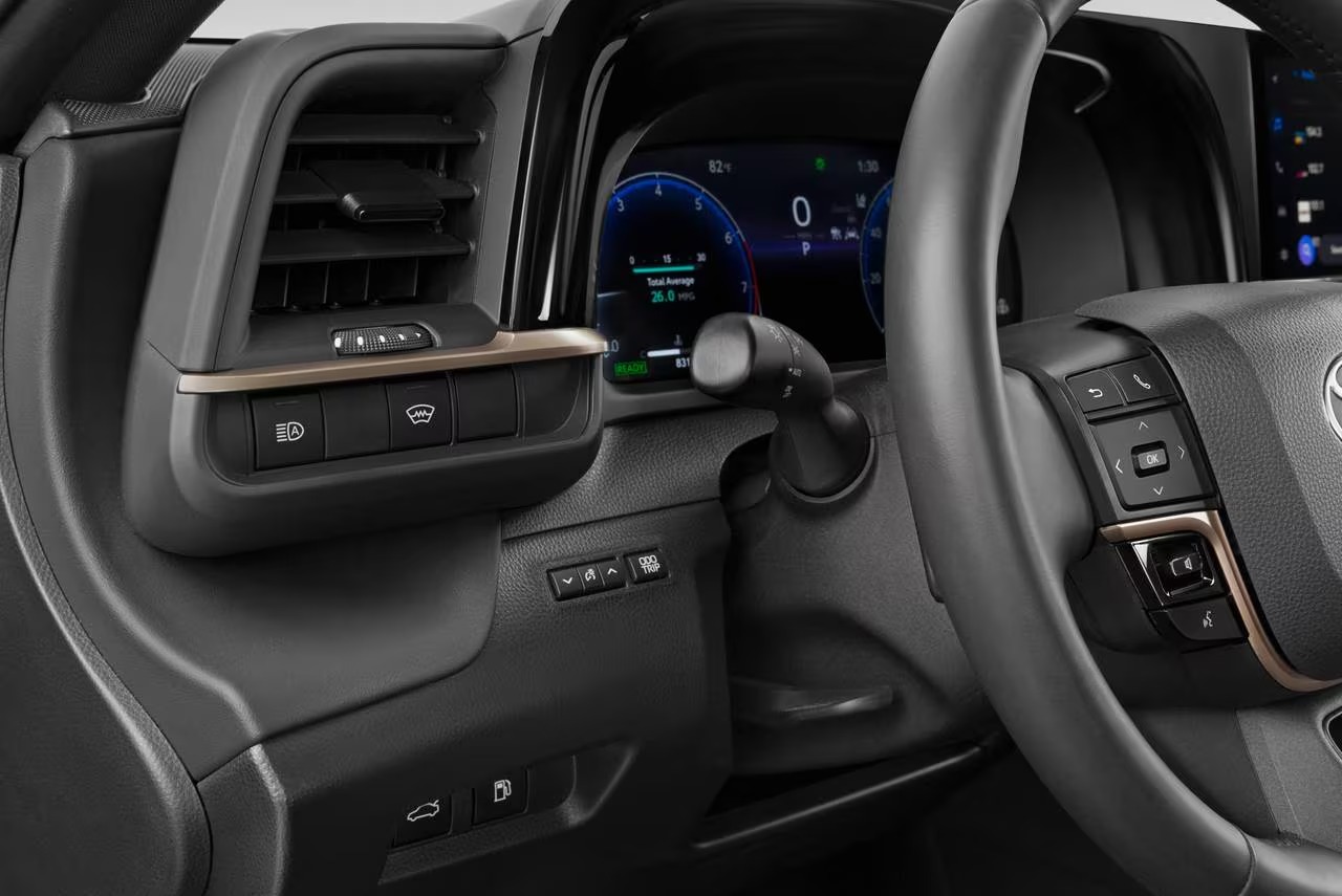 Apskats par Toyota Crown 2027, foto 4