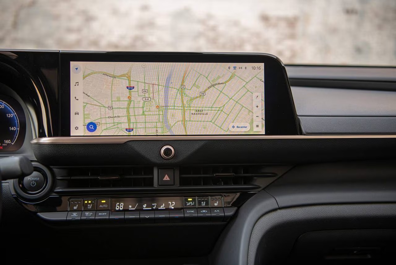 Apskats par Toyota Crown 2027, foto 3
