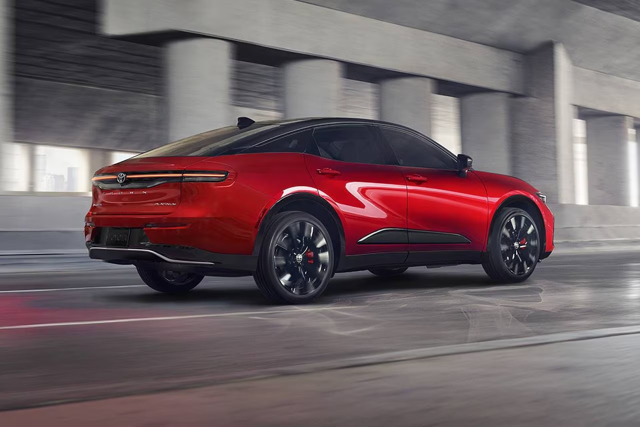 Apskats par Toyota Crown 2027, foto 10