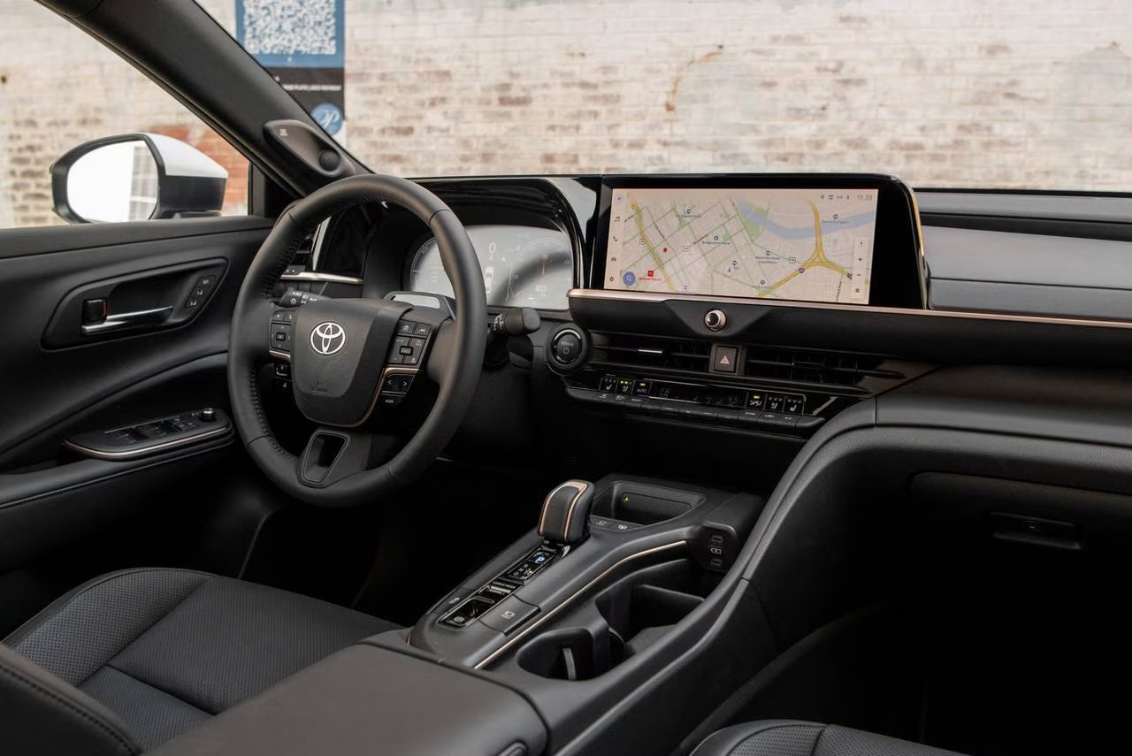Apskats par Toyota Crown 2027, foto 1