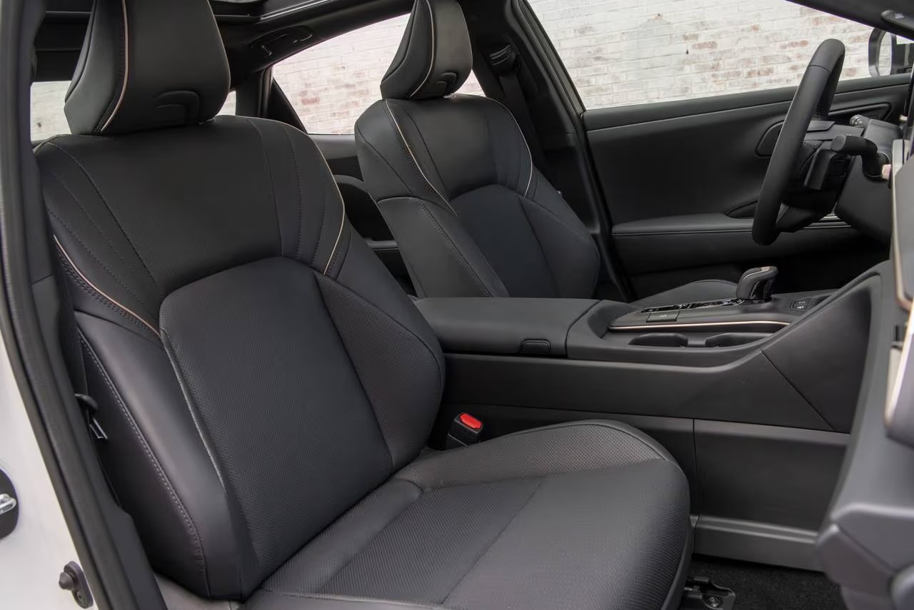 Apskats par Toyota Crown 2027, foto 5