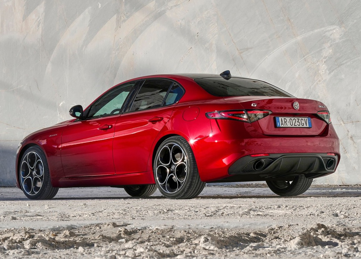 Apskats par Alfa Romeo Giulia 2026, foto 2