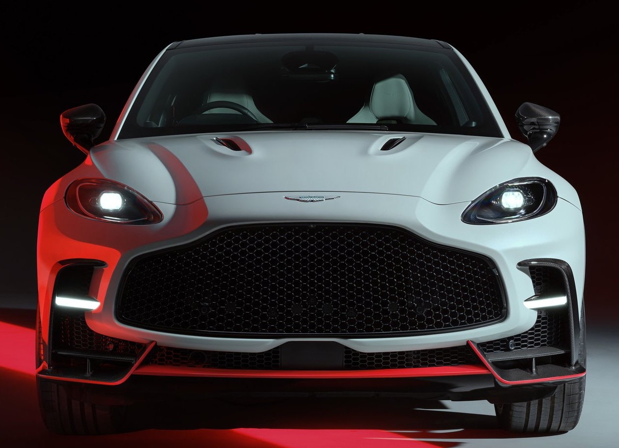 Apskats par Aston Martin DBX 2026, foto 6