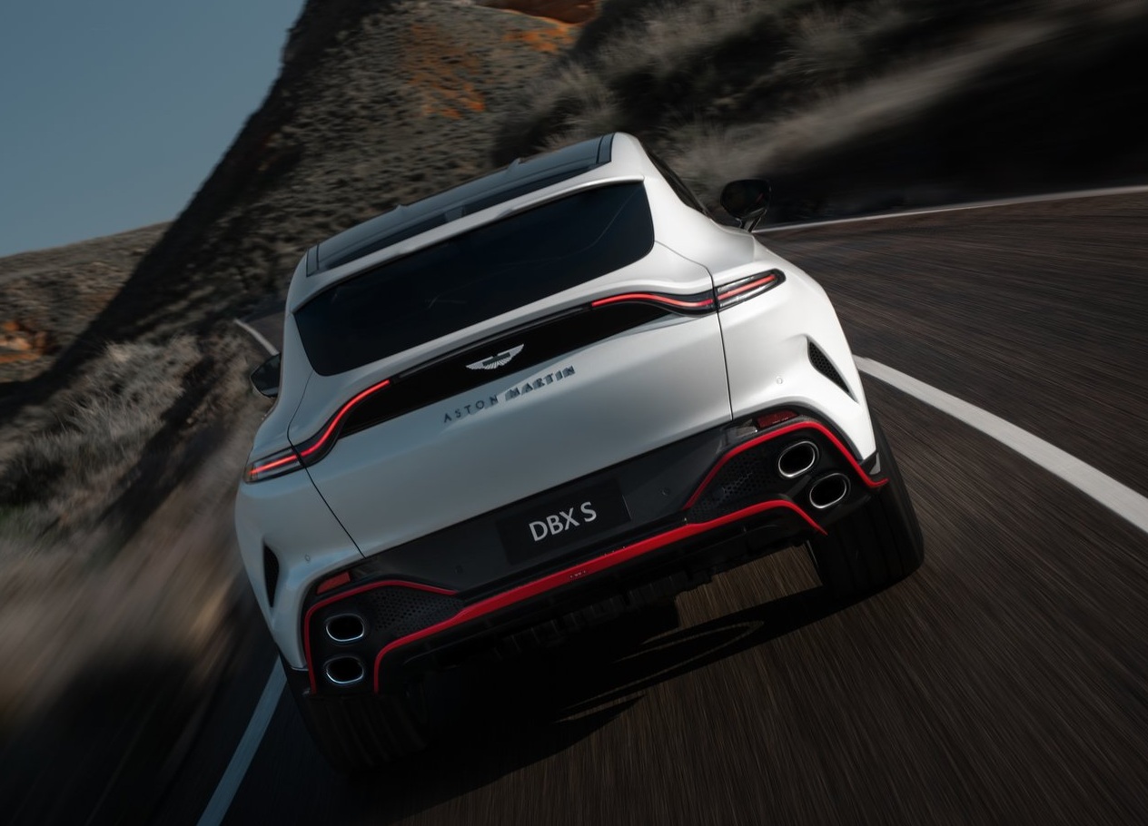 Apskats par Aston Martin DBX 2026, foto 9
