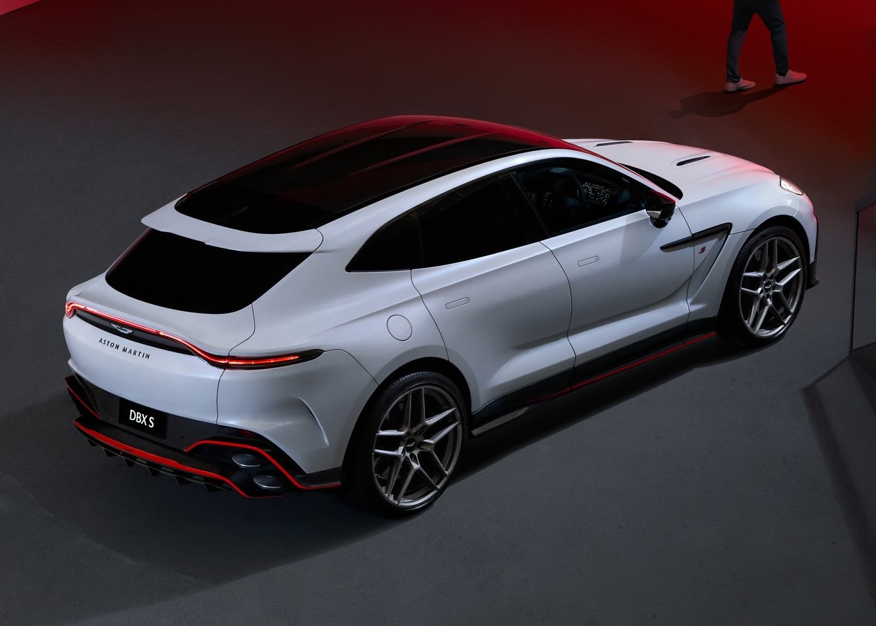 Apskats par Aston Martin DBX 2026, foto 4
