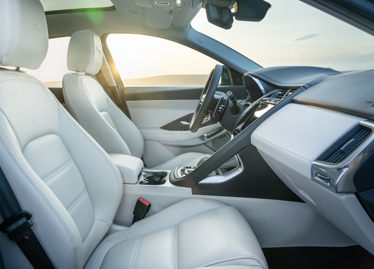 Apskats par Jaguar E-Pace 2026, foto 8