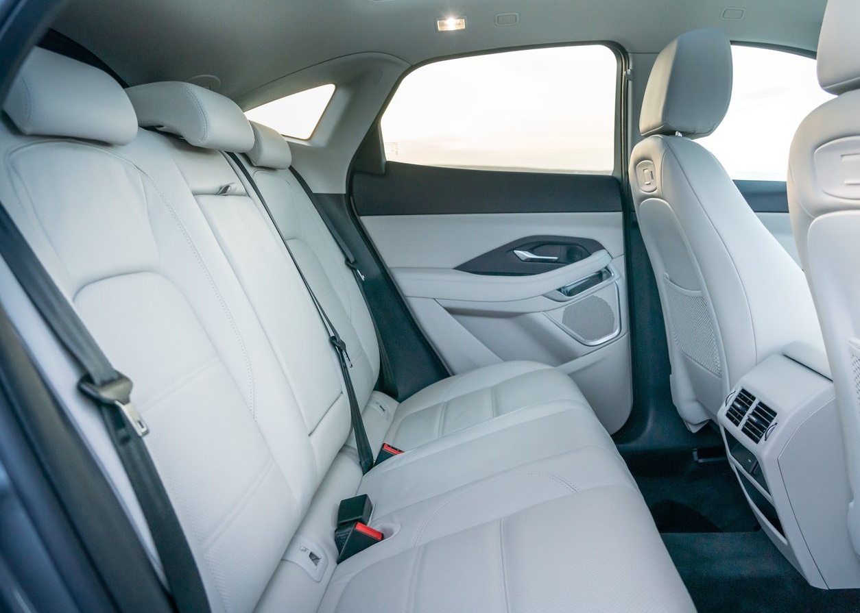 Apskats par Jaguar E-Pace 2026, foto 9