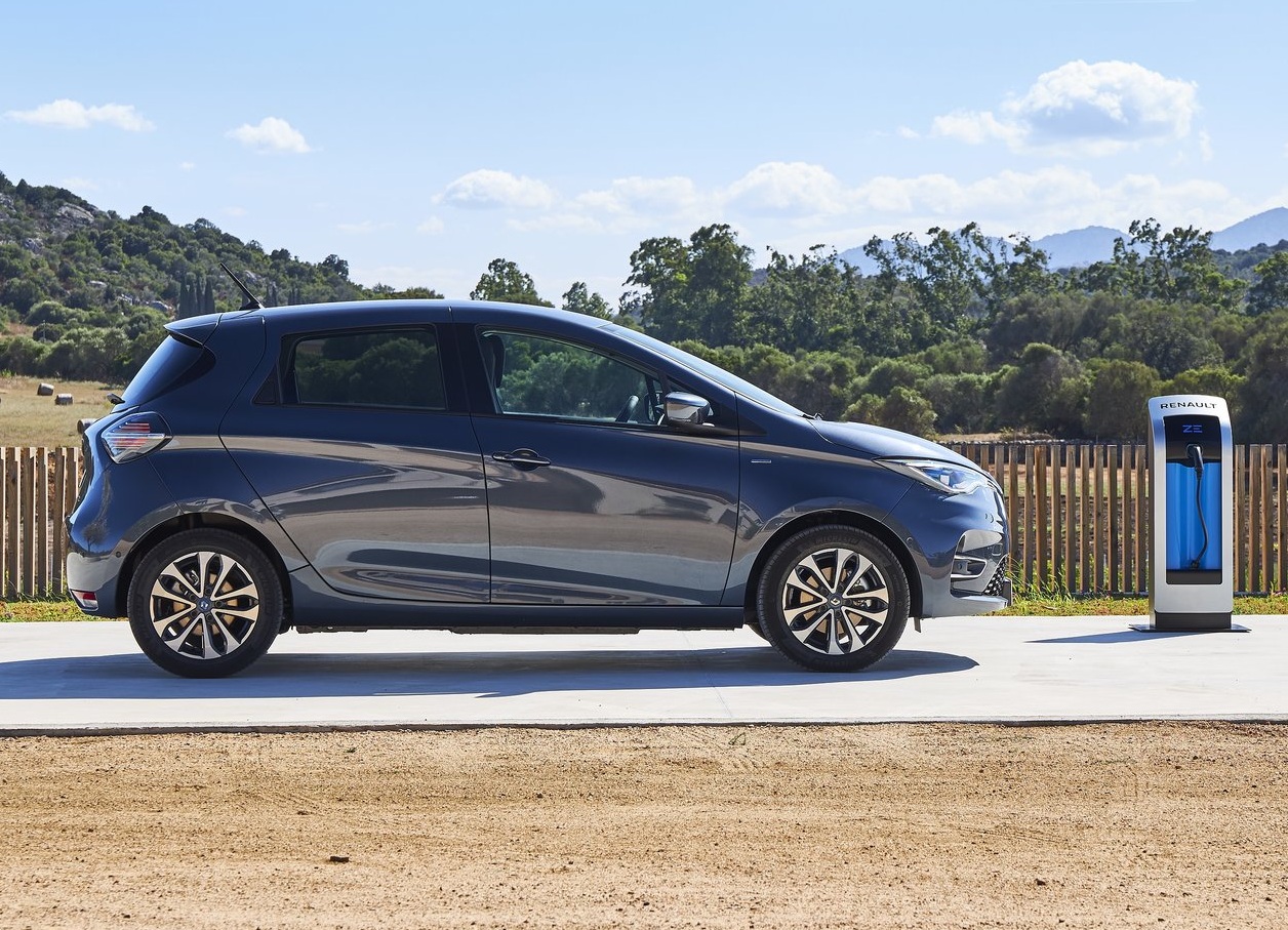 Read the overview of Renault Zoe 2025 Overview of Renault Zoe 2025, photo 3