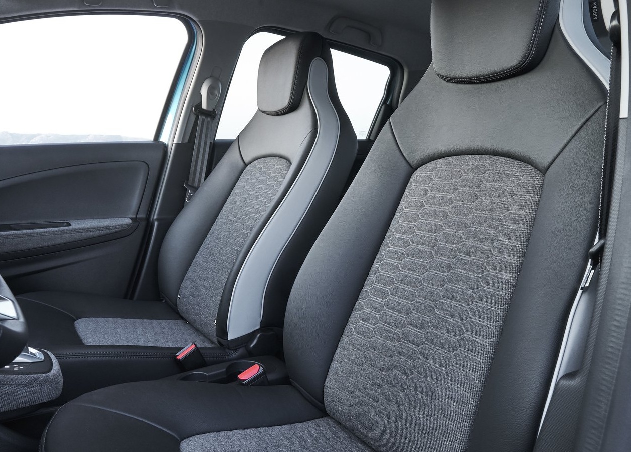 Read the overview of Renault Zoe 2025 Overview of Renault Zoe 2025, photo 8