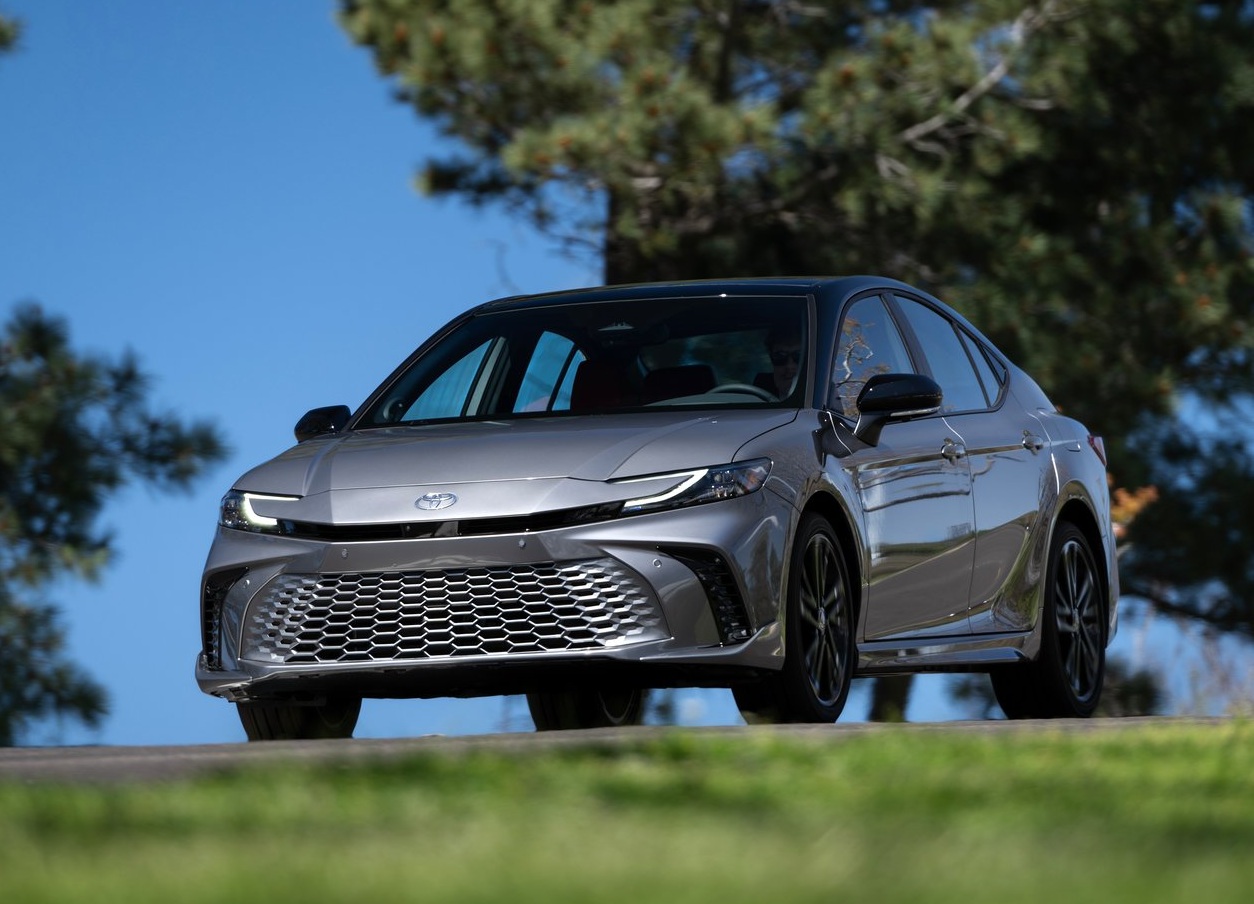 Apskats par Toyota Camry 2026, foto 7