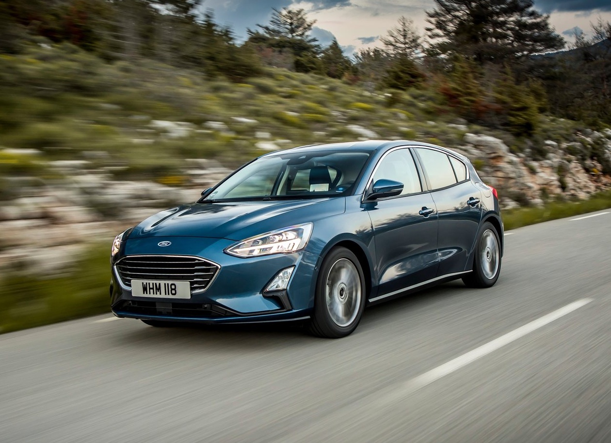 Volkswagen Golf konkurenti kuri hečbeki konkurē ar Volkswagen Golf