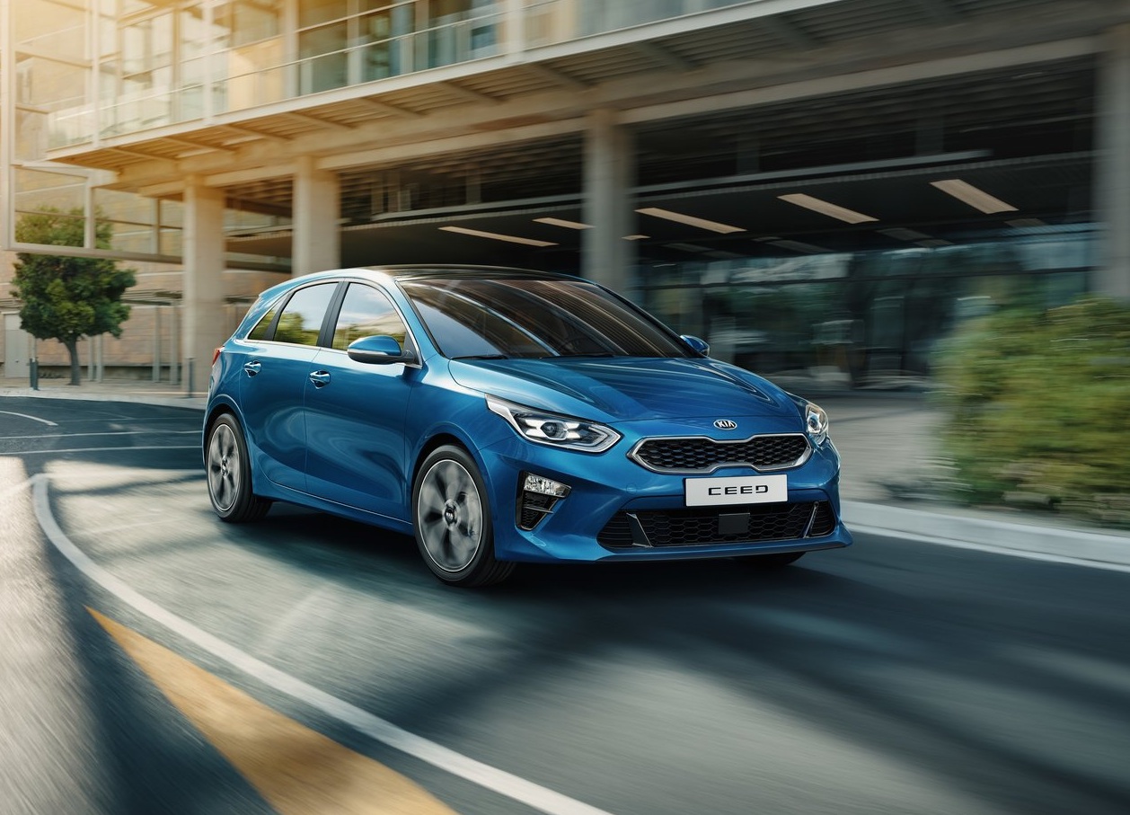 Volkswagen Golf konkurenti kuri hečbeki konkurē ar Volkswagen Golf