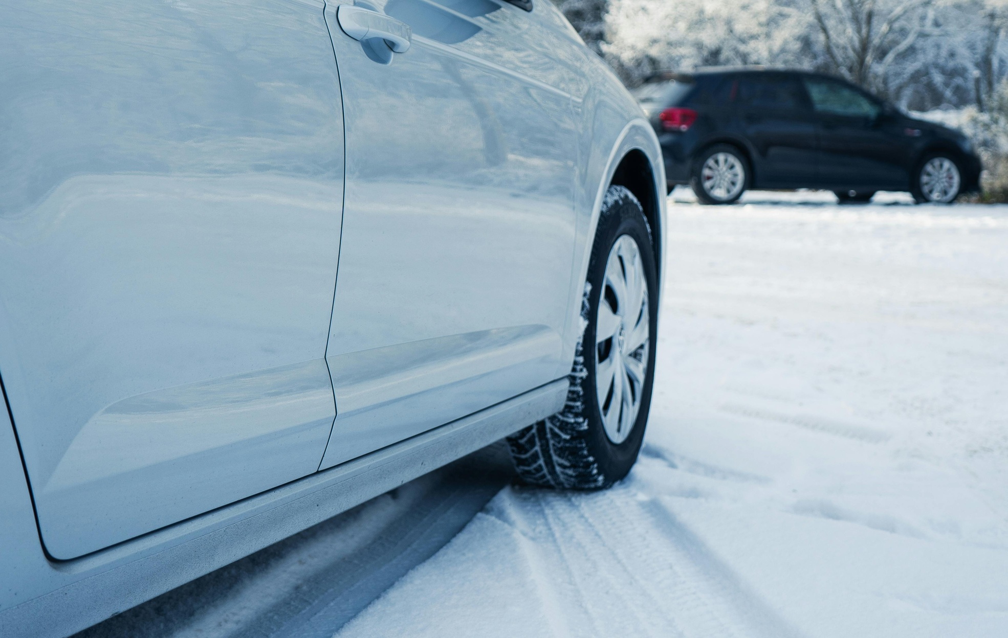 ar ko at&scaron;ķiras elektroauto uzlāde ziemā
